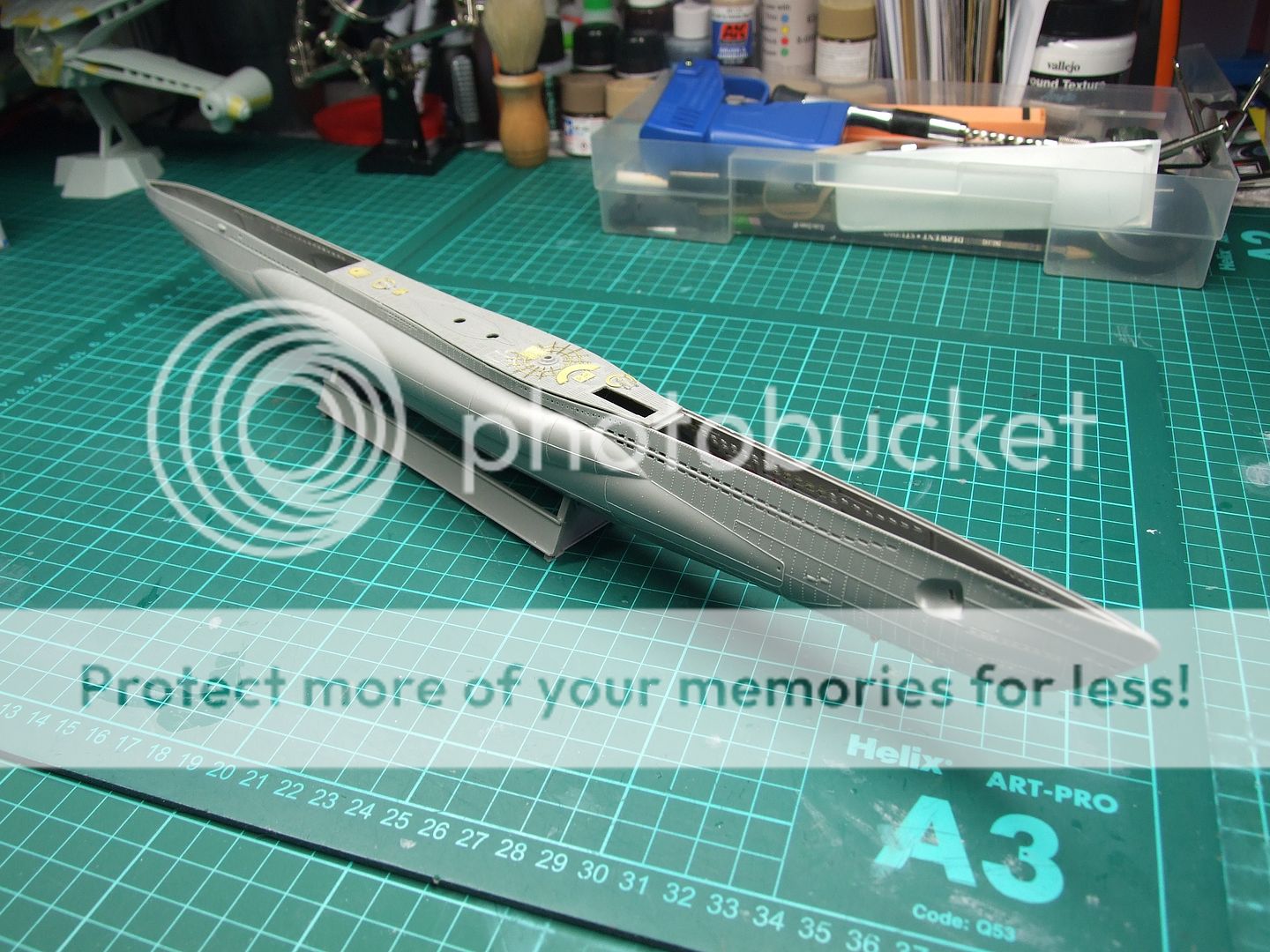 U-Boat Type VIIC 1:144, Revell with Griffon detail set - International ...